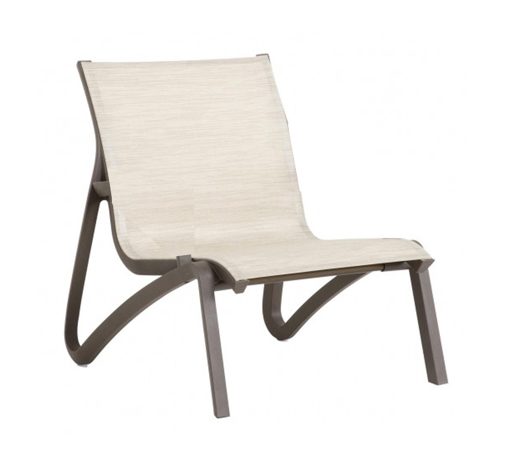Sunset lounge chair by Grosfillex | Avant Garde - exclusive agent